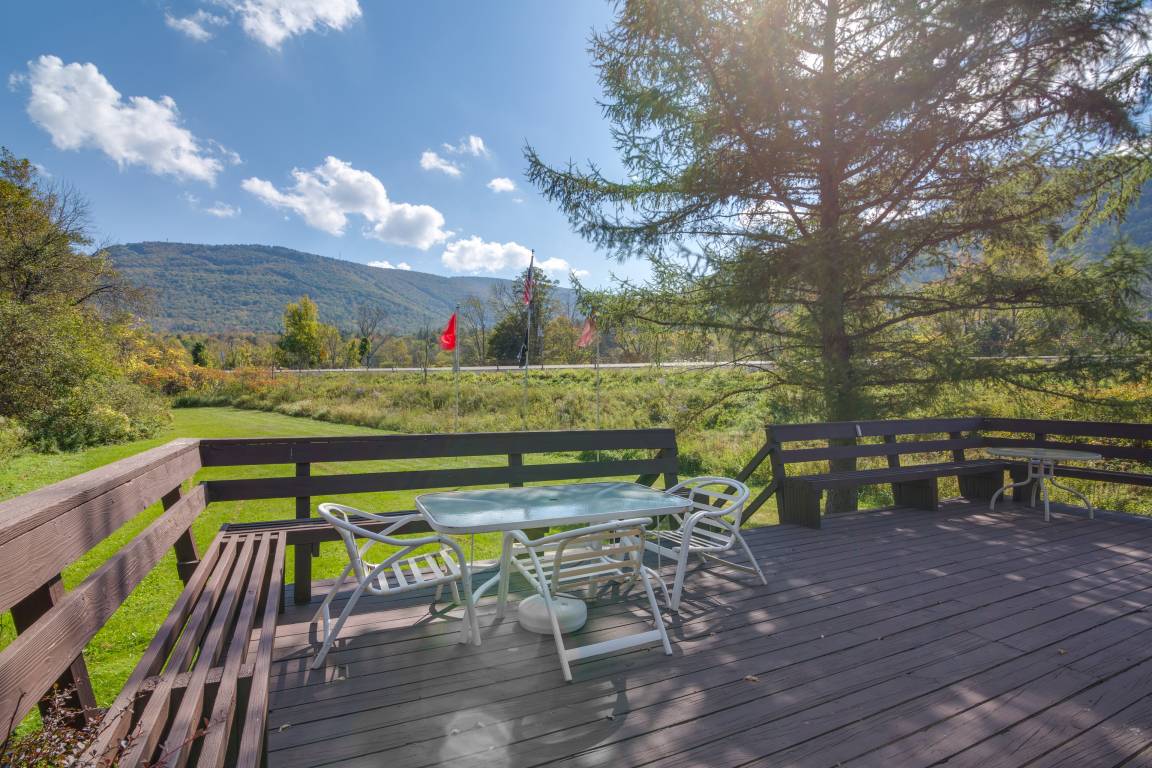 97 M² House ∙ 3 Bedrooms ∙ 6 Guests - Hunter Mountain, NY
