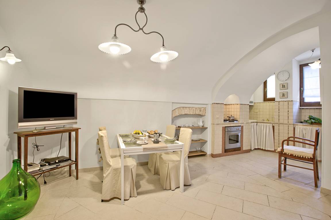70 M² Apartamento ∙ 1 Habitación ∙ 4 Huéspedes - Castellana Grotte