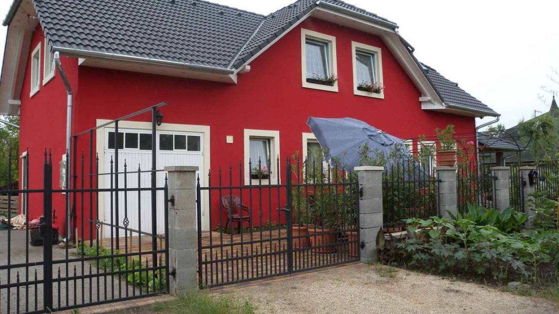 100 M² Apartment ∙ 4 Bedrooms ∙ 10 Guests - Szigliget