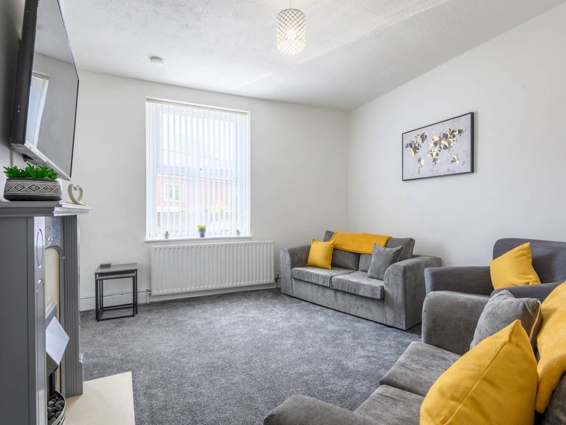 149 M² House ∙ 4 Bedrooms ∙ 9 Guests - Leeds