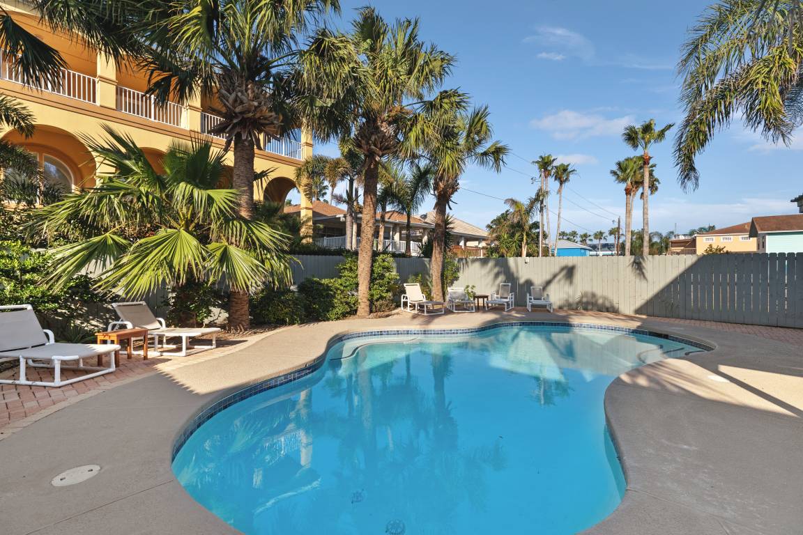 House ∙ 4 Bedrooms ∙ 20 Guests - South Padre Island