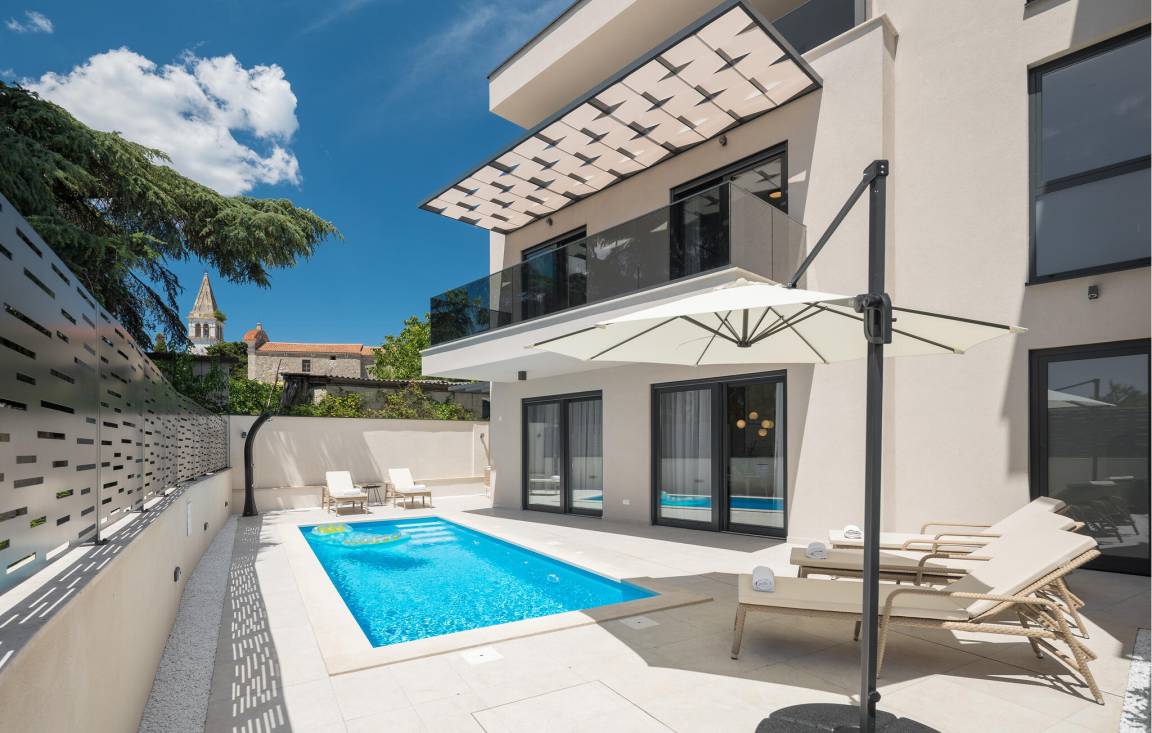 136 M² Apartment ∙ 3 Bedrooms ∙ 6 Guests - Poreč