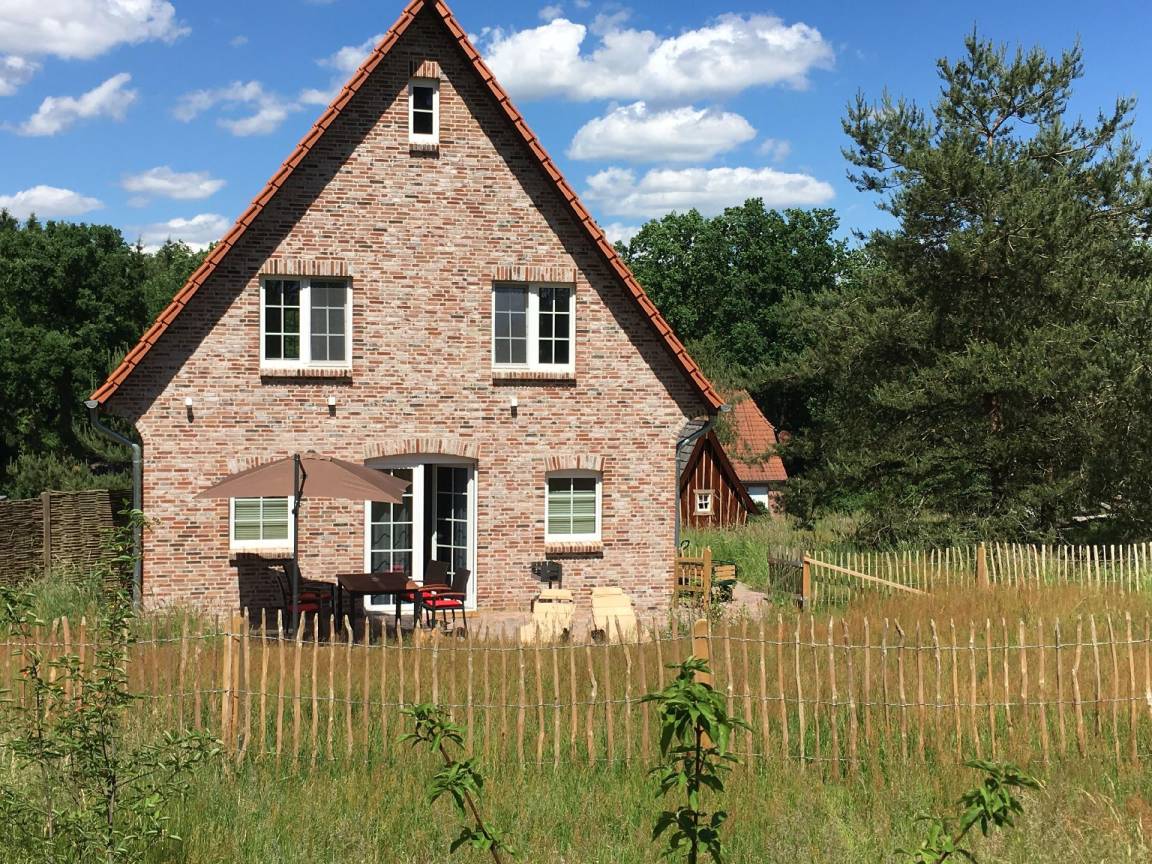 86 M² Ferienhaus ∙ 2 Schlafzimmer ∙ 4 Gäste - Bispingen