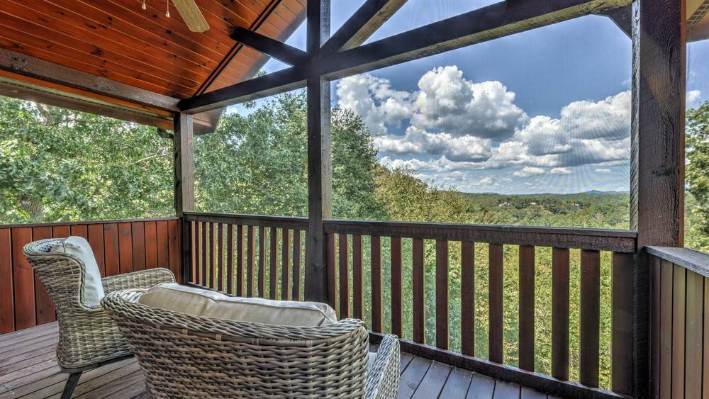 House ∙ 3 Bedrooms ∙ 10 Guests - Blue Ridge, GA