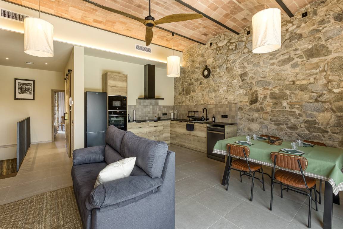 100 M² Apartment ∙ 2 Bedrooms ∙ 4 Guests - Céret