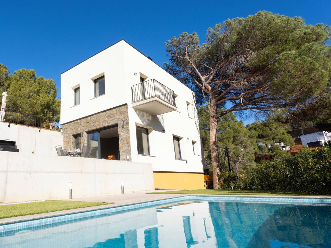 120 M² House ∙ 3 Bedrooms ∙ 6 Guests - Tamariu