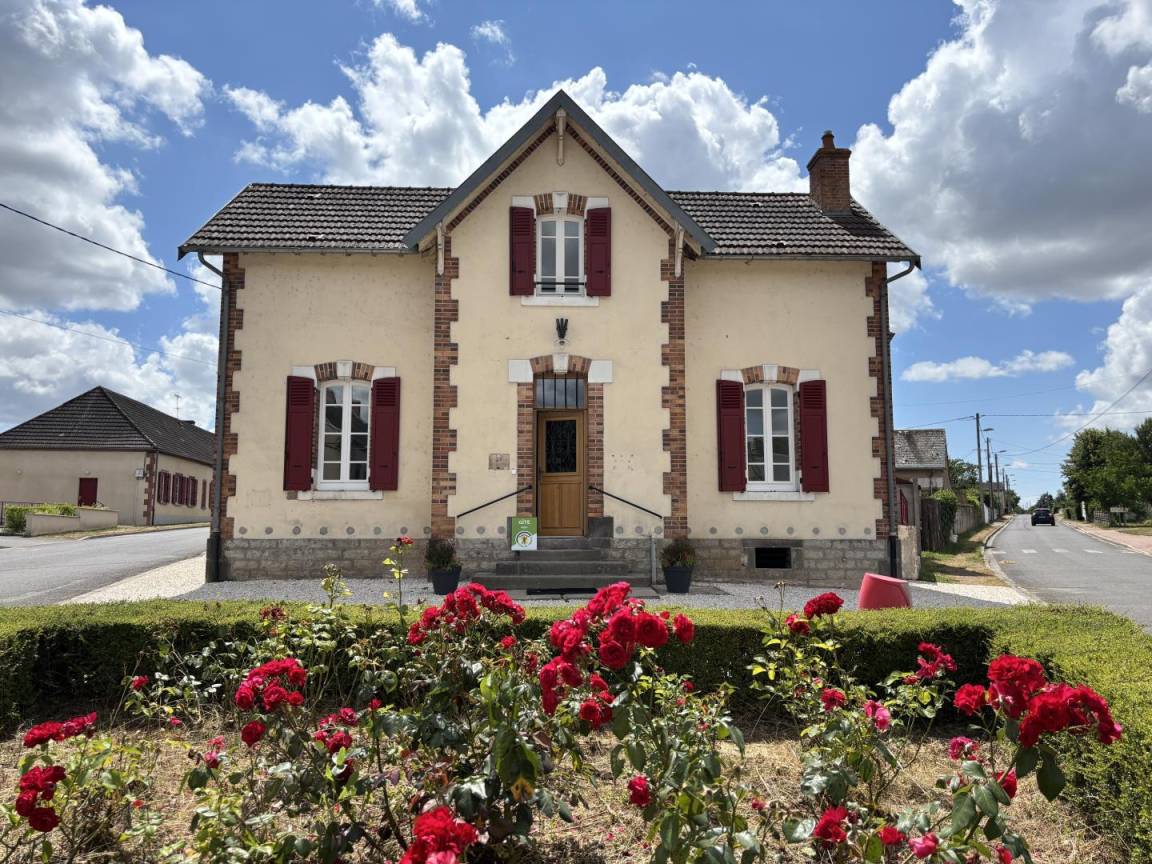107 M² Gîte ∙ 4 Schlafzimmer ∙ 8 Gäste - Dompierre-sur-Besbre