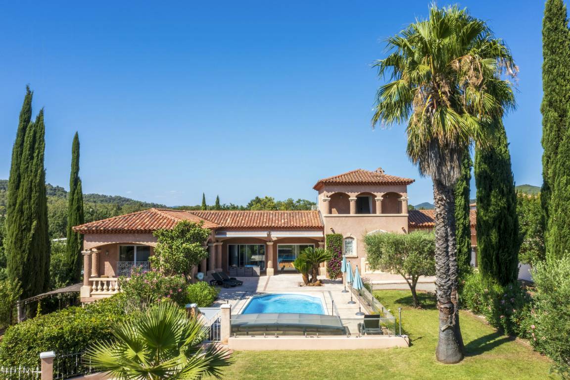 230 M² Maison De Vacances ∙ 6 Chambres ∙ 12 Personnes - La Crau
