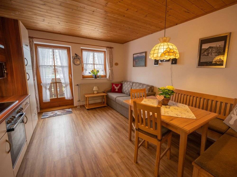 65 M² Ferienwohnung ∙ 2 Schlafzimmer ∙ 4 Gäste - Seeg