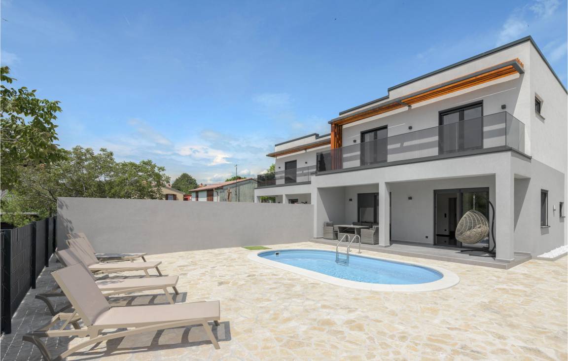 119 M² Maisonette ∙ 3 Bedrooms ∙ 8 Guests - Labin