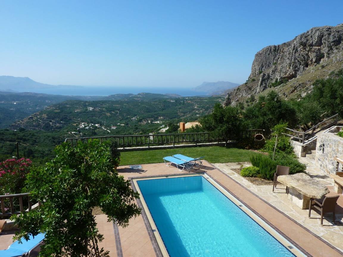 94 M² Villa ∙ 2 Bedrooms ∙ 6 Guests - Greece