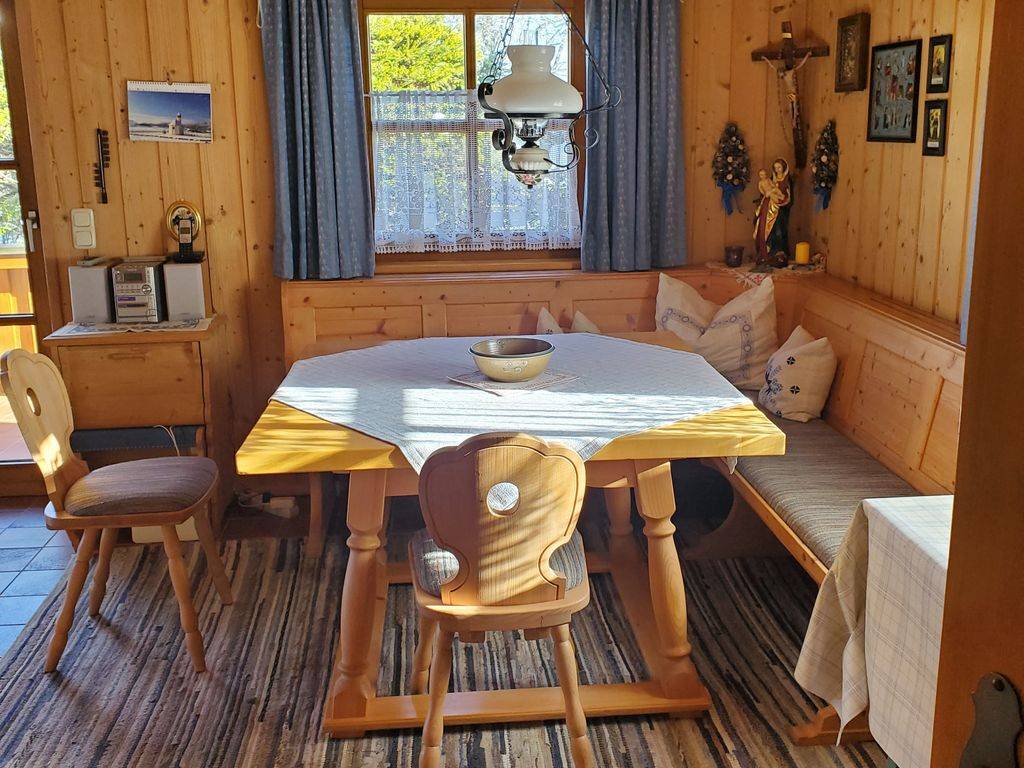 Ferienwohnung ∙ 2 Schlafzimmer ∙ 8 Gäste - Miesbach