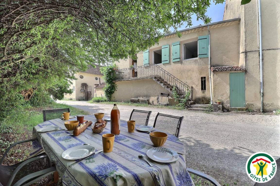 65 M² Gîte ∙ 2 Chambres ∙ 6 Personnes - Vinsobres