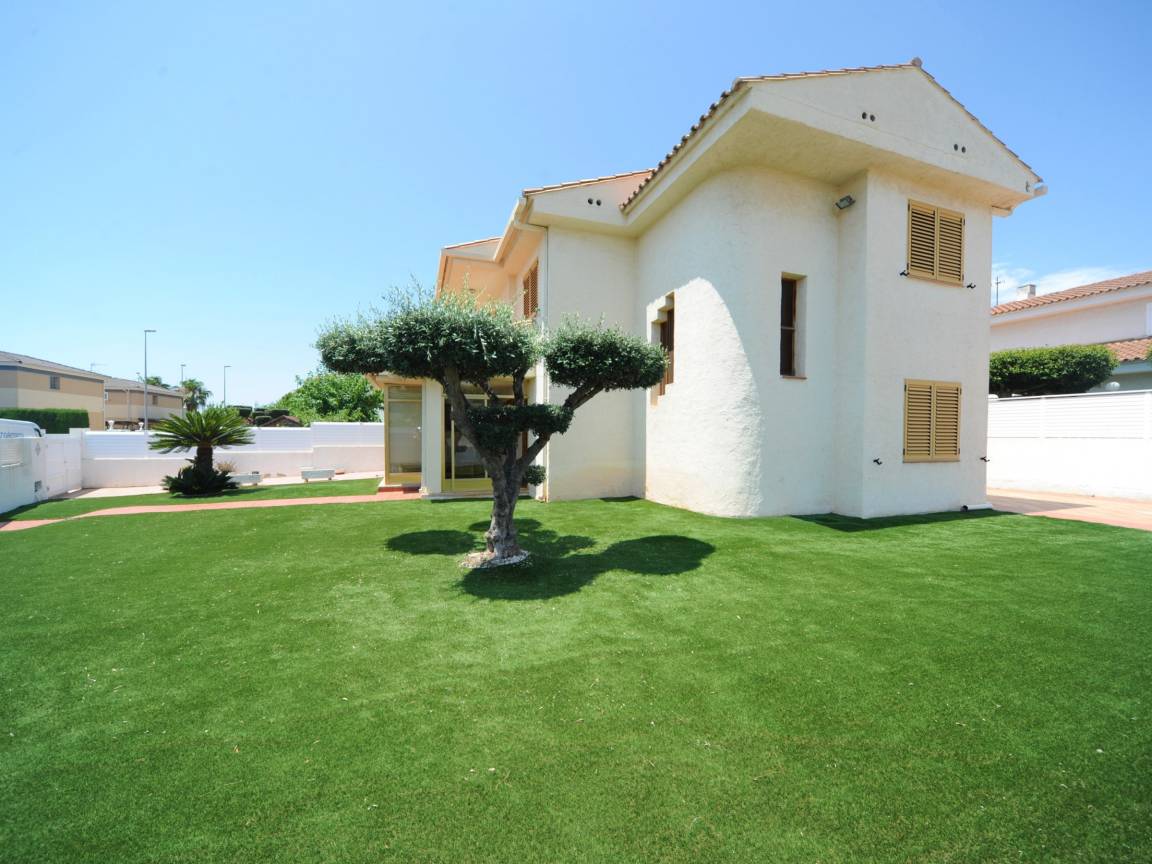 125 M² Villa ∙ 5 Bedrooms ∙ 8 Guests - Benicàssim