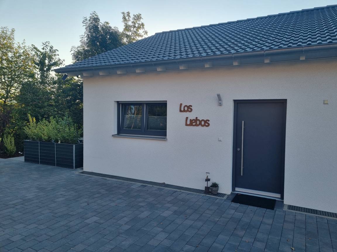 47 M² Ferienwohnung ∙ 1 Schlafzimmer ∙ 2 Gäste - Weinheim