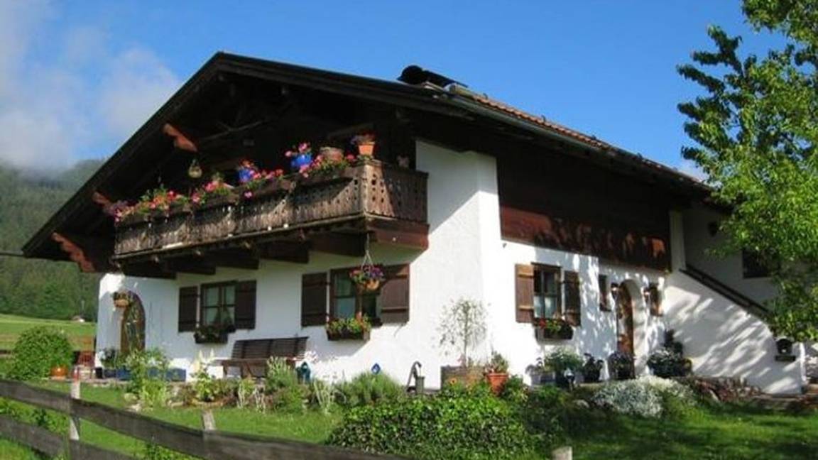 66 M² Ferienwohnung ∙ 2 Schlafzimmer ∙ 4 Gäste - Unterammergau