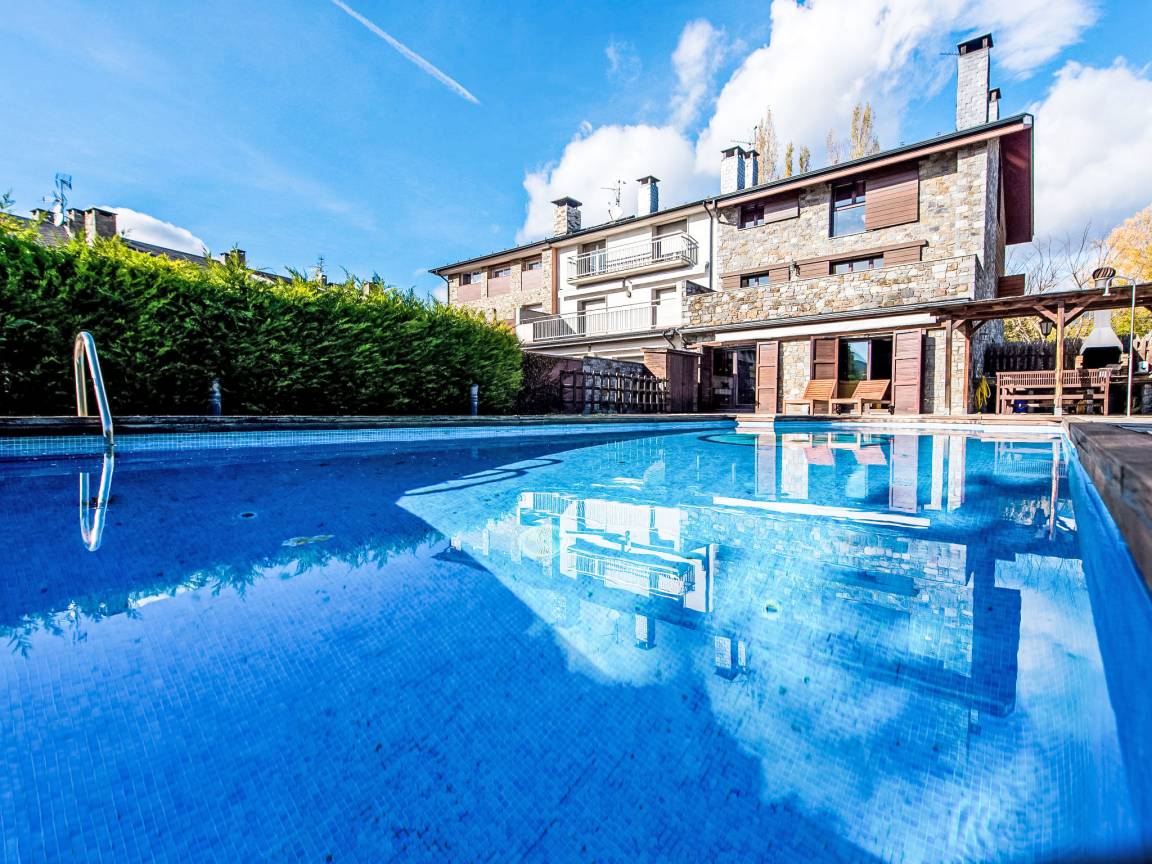 200 M² Maison De Vacances ∙ 6 Chambres ∙ 14 Personnes - La Seu d'Urgell