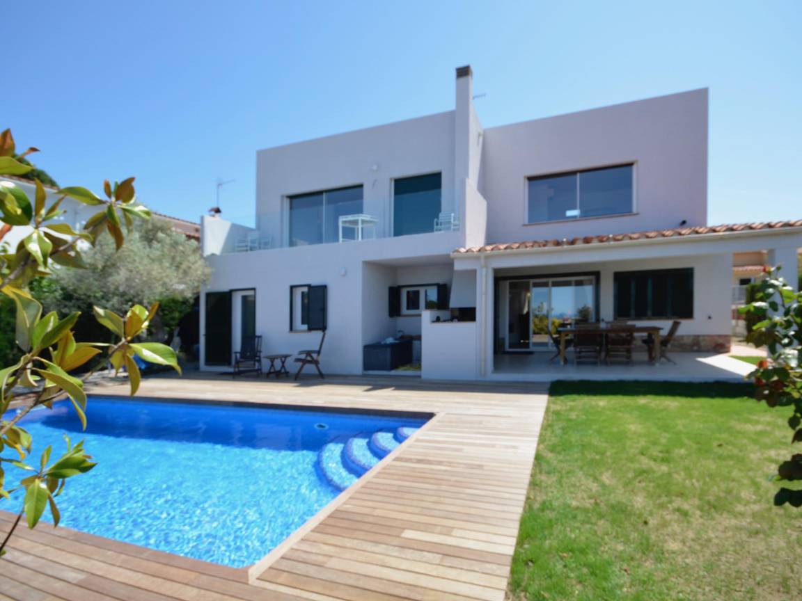 150 M² Ferienhaus ∙ 3 Schlafzimmer ∙ 8 Gäste - Begur