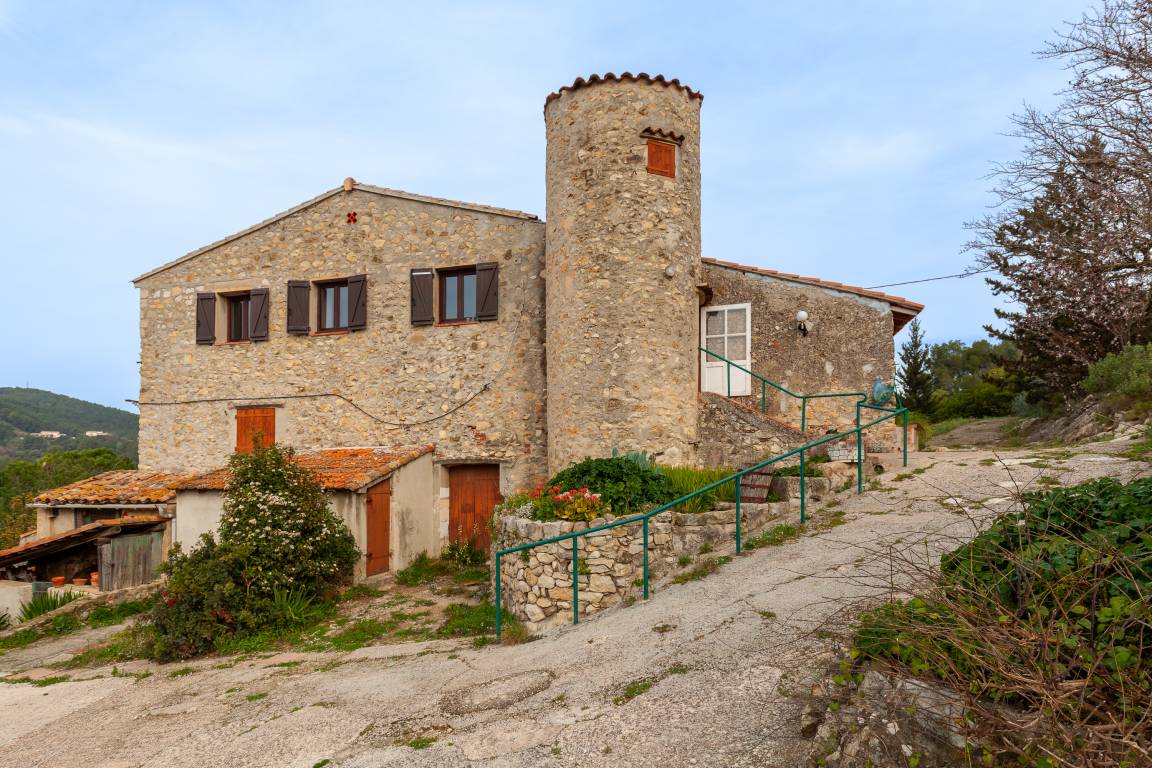 94 M² Maison De Vacances ∙ 4 Chambres ∙ 7 Personnes - Le Castellet