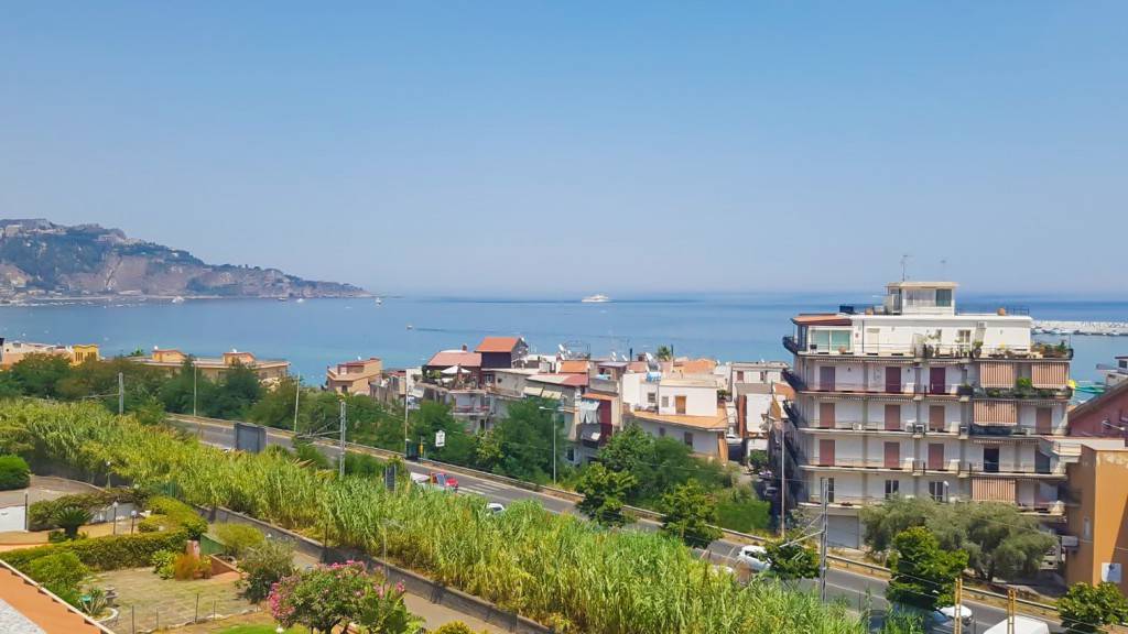 90 M² Apartment ∙ 3 Bedrooms ∙ 6 Guests - Naxos