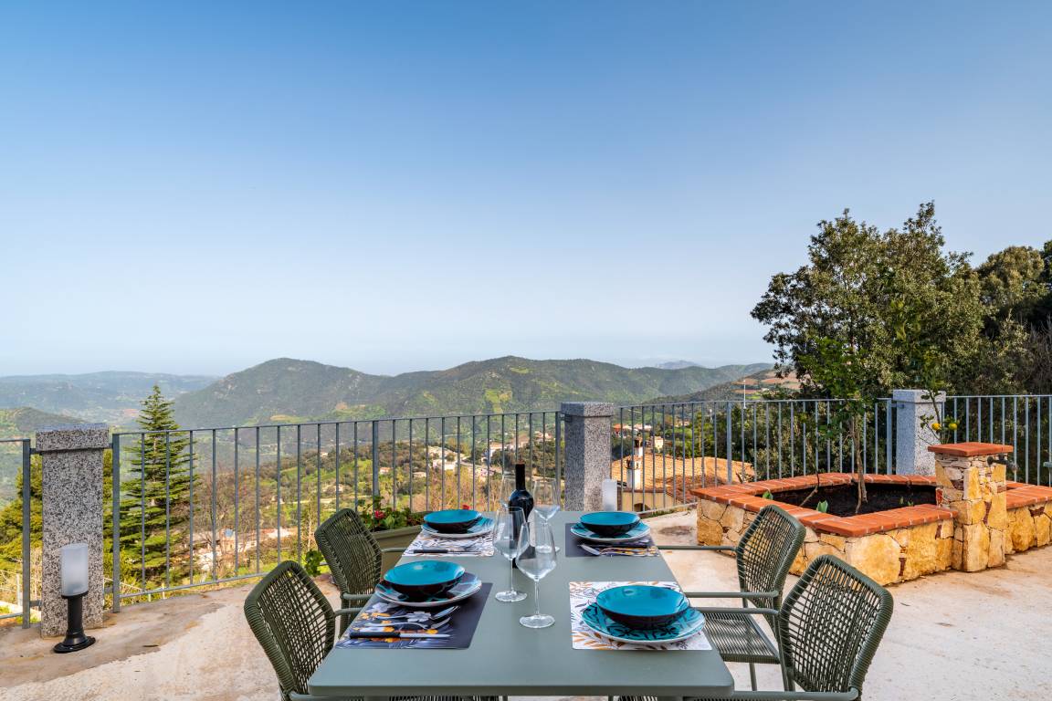 70 M² Ferienhaus ∙ 2 Schlafzimmer ∙ 4 Gäste - Osini