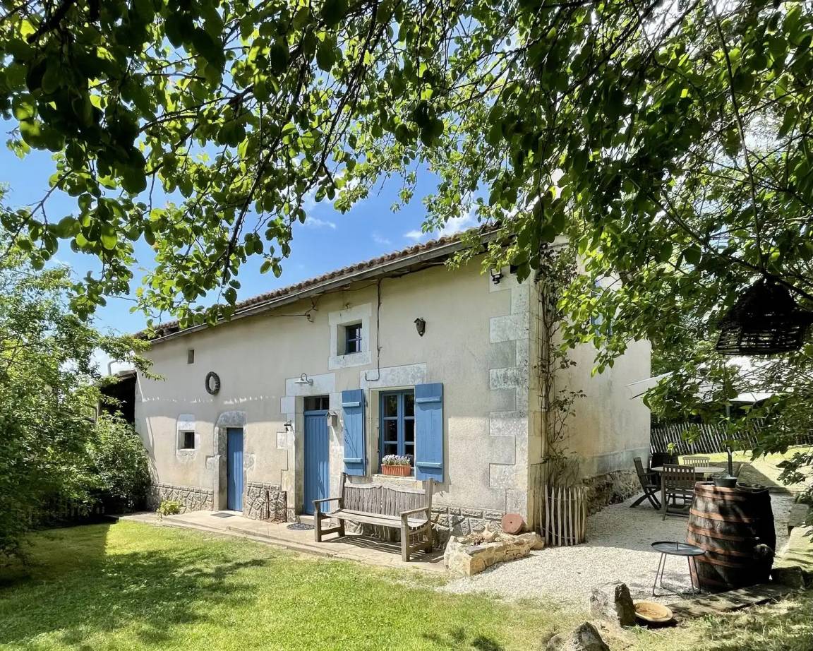 85 M² Maison De Vacances ∙ 1 Chambre ∙ 4 Personnes - Charente