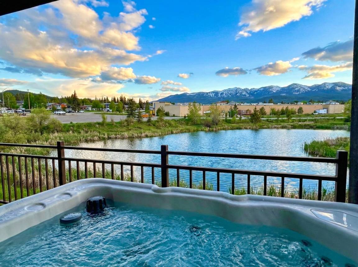 212 M² Condo ∙ 4 Bedrooms ∙ 10 Guests - Columbia Falls, MT