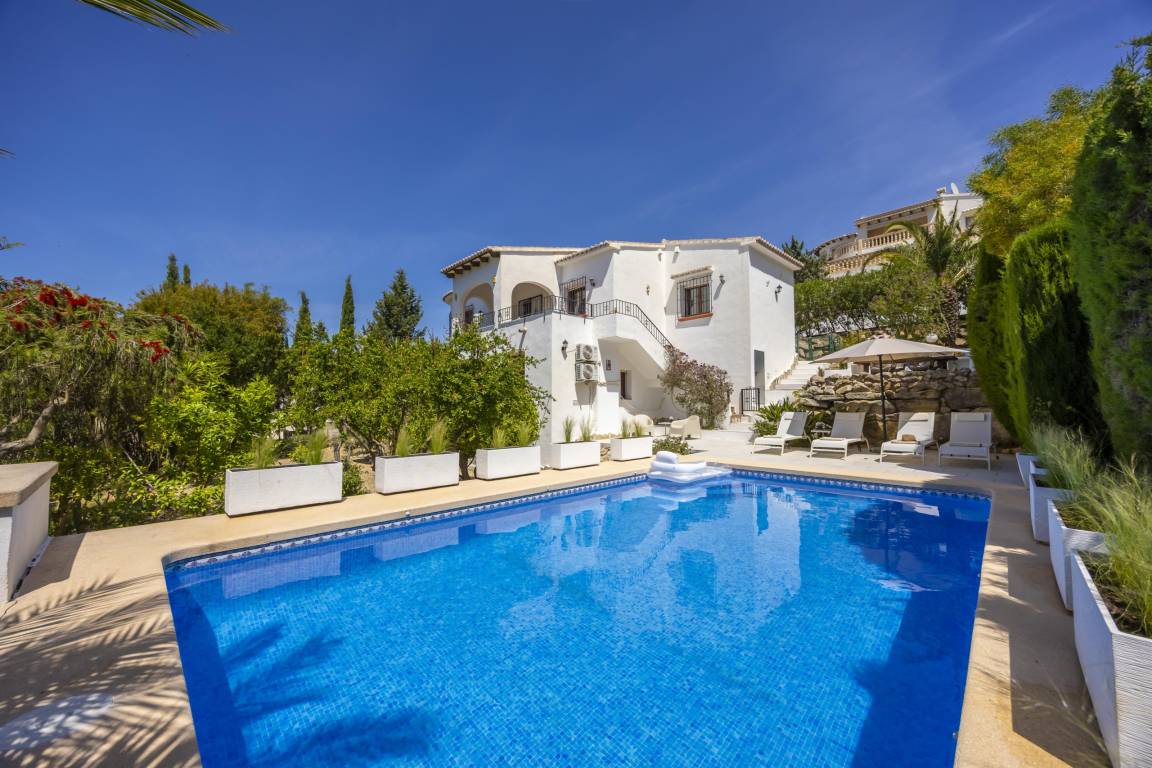 174 M² Villa ∙ 4 Chambres ∙ 6 Personnes - Orba