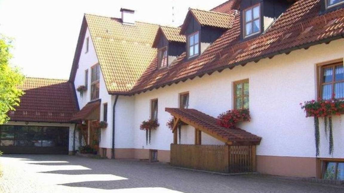 100 M² Ferienwohnung ∙ 2 Schlafzimmer ∙ 6 Gäste - Egloffstein