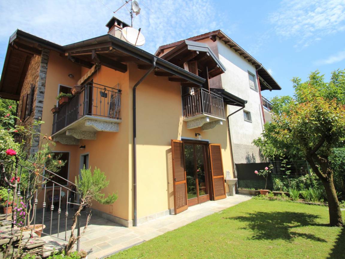 100 M² House ∙ 2 Bedrooms ∙ 5 Guests - Verbania