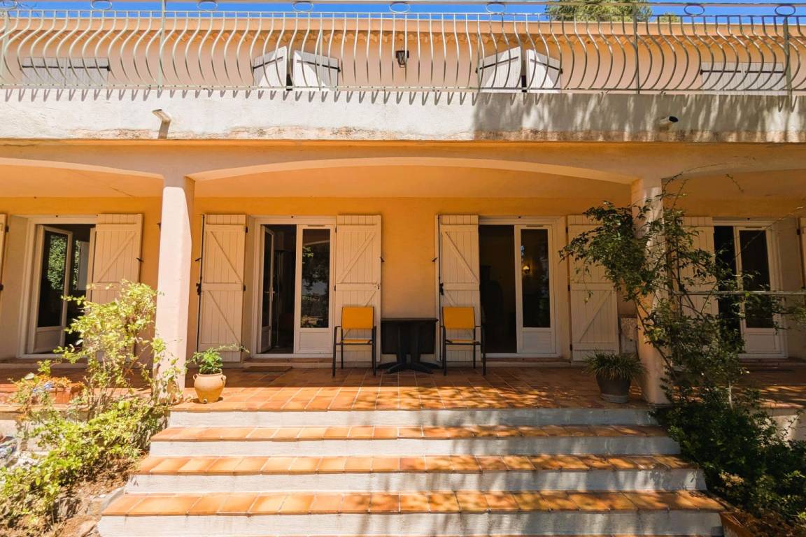 114 M² Ferienhaus ∙ 2 Schlafzimmer ∙ 4 Gäste - La Garde