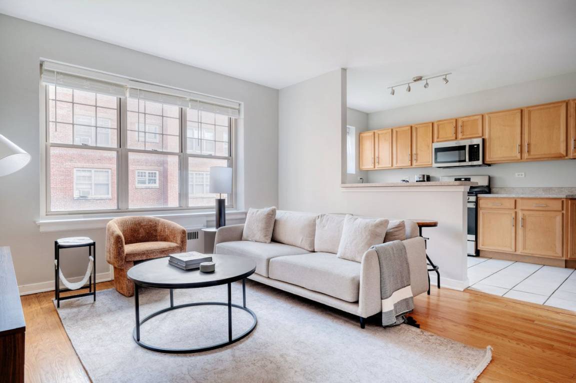 65 M² Apartamento ∙ 2 Habitaciones ∙ 4 Huéspedes - Evanston, IL