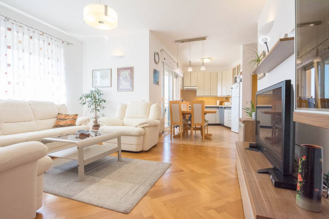 64 M² Apartment ∙ 2 Bedrooms ∙ 4 Guests - Biograd na Moru