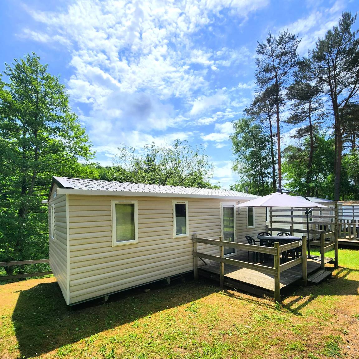 35 M² Caravan ∙ 3 Bedrooms ∙ 8 Guests - Lot