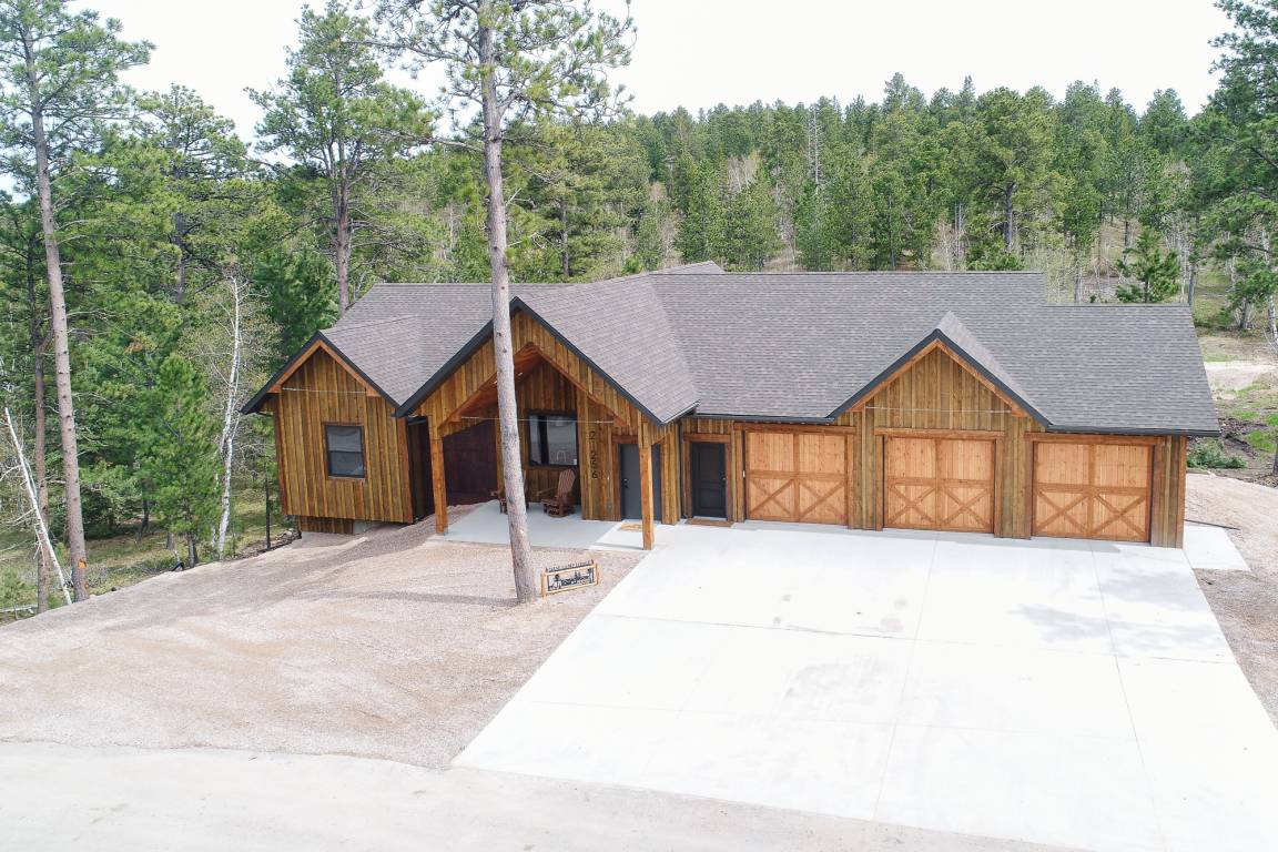 346 M² Cabin ∙ 6 Bedrooms ∙ 21 Guests - Lead, SD