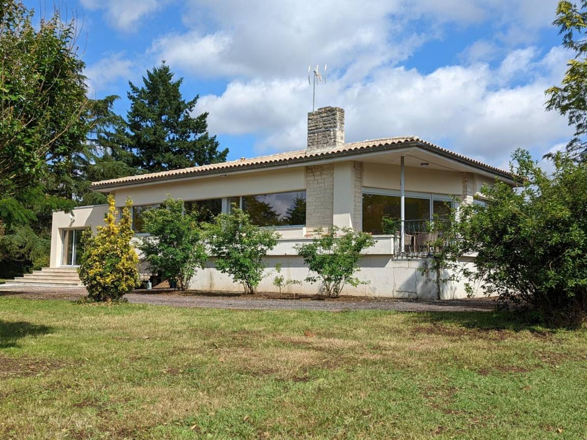 99 M² Cottage ∙ 3 Bedrooms ∙ 6 Guests - La Rochefoucauld