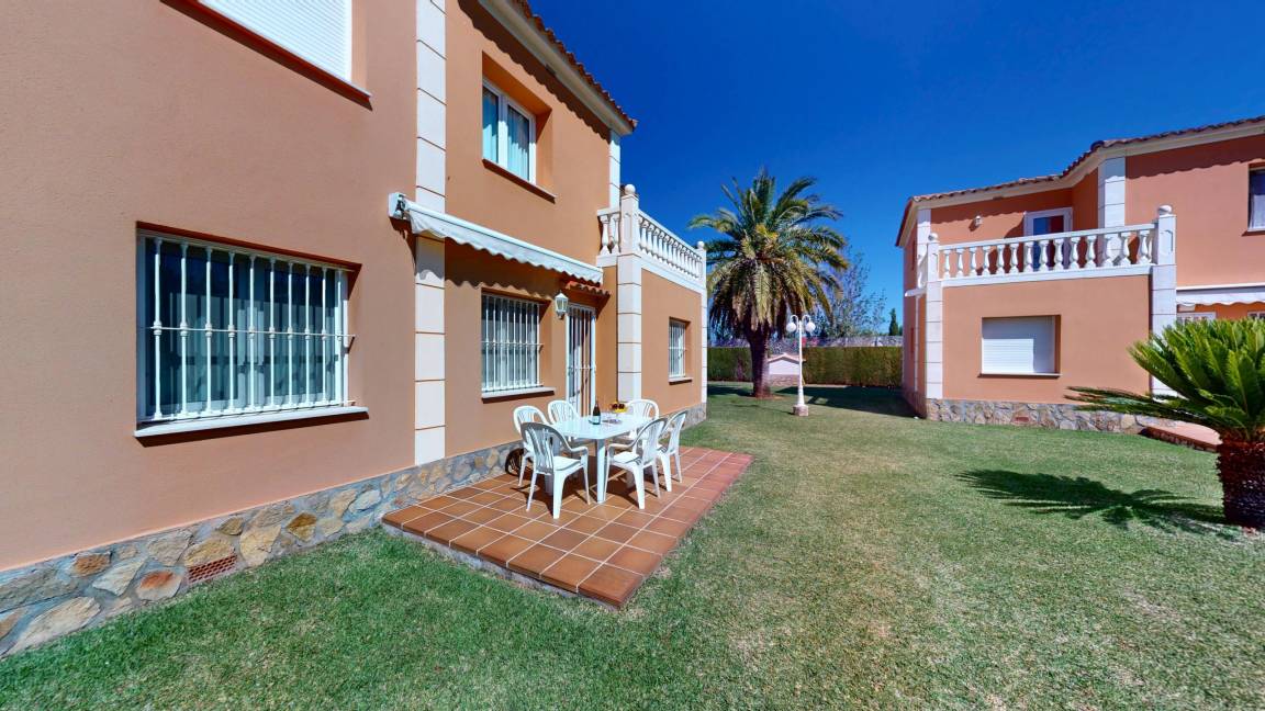 75 M² Huoneisto ∙ 3 Makuuhuonetta ∙ 6 Vierasta - Oliva