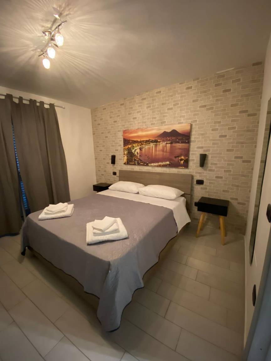 33 M² Appartamento Vacanza ∙ 1 Camera Da Letto ∙ 4 Ospiti - Napoli