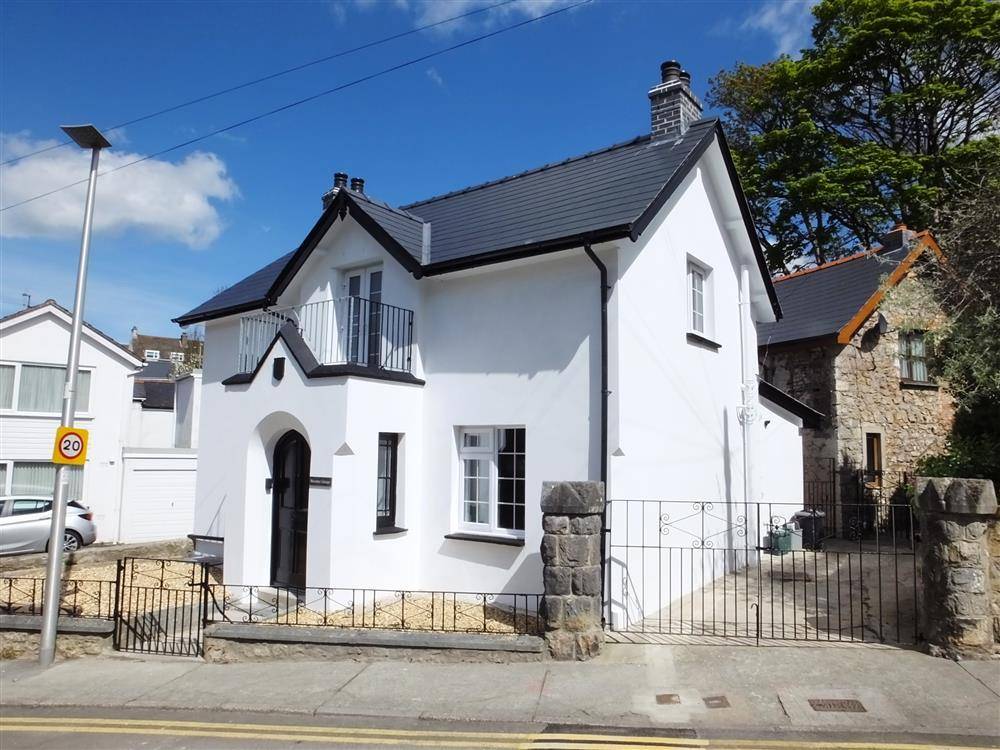 Cottage ∙ 2 Bedrooms ∙ 4 Guests - Saundersfoot