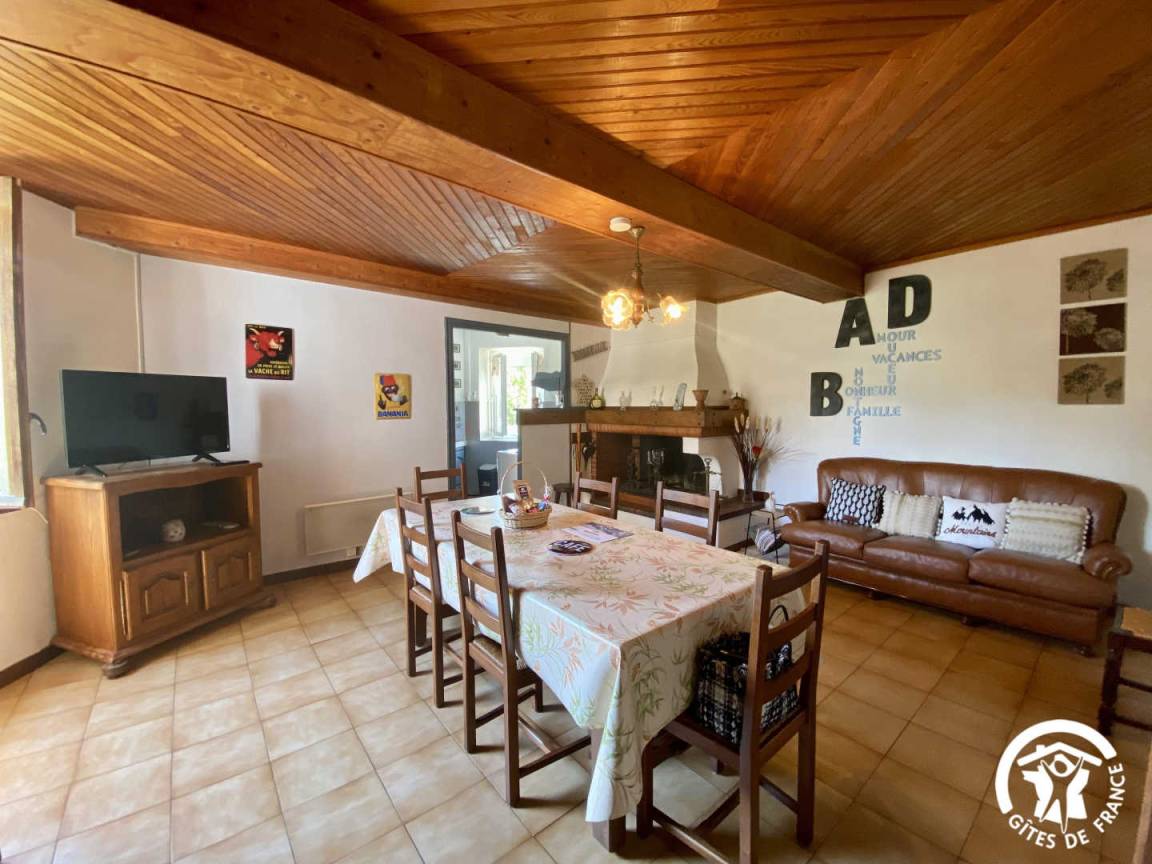 130 M² Gîte ∙ 3 Chambres ∙ 6 Personnes - Aube