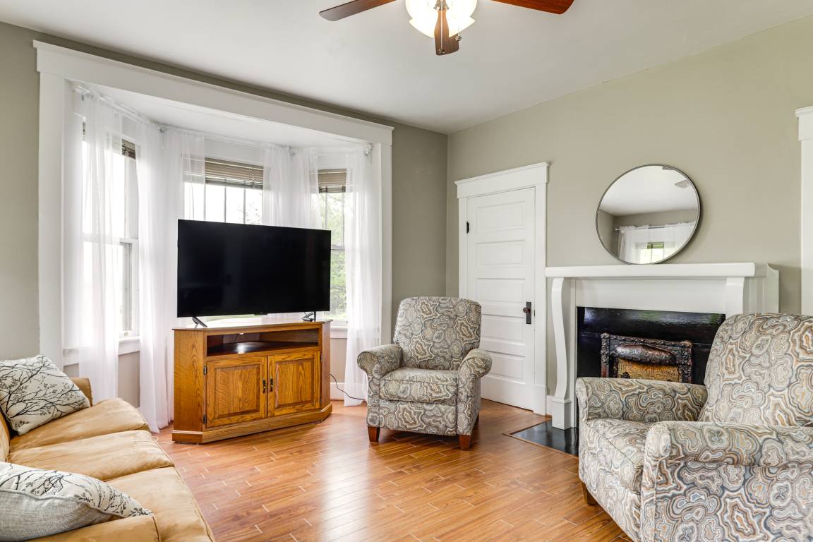 102 M² House ∙ 2 Bedrooms ∙ 6 Guests - Aurora, IN