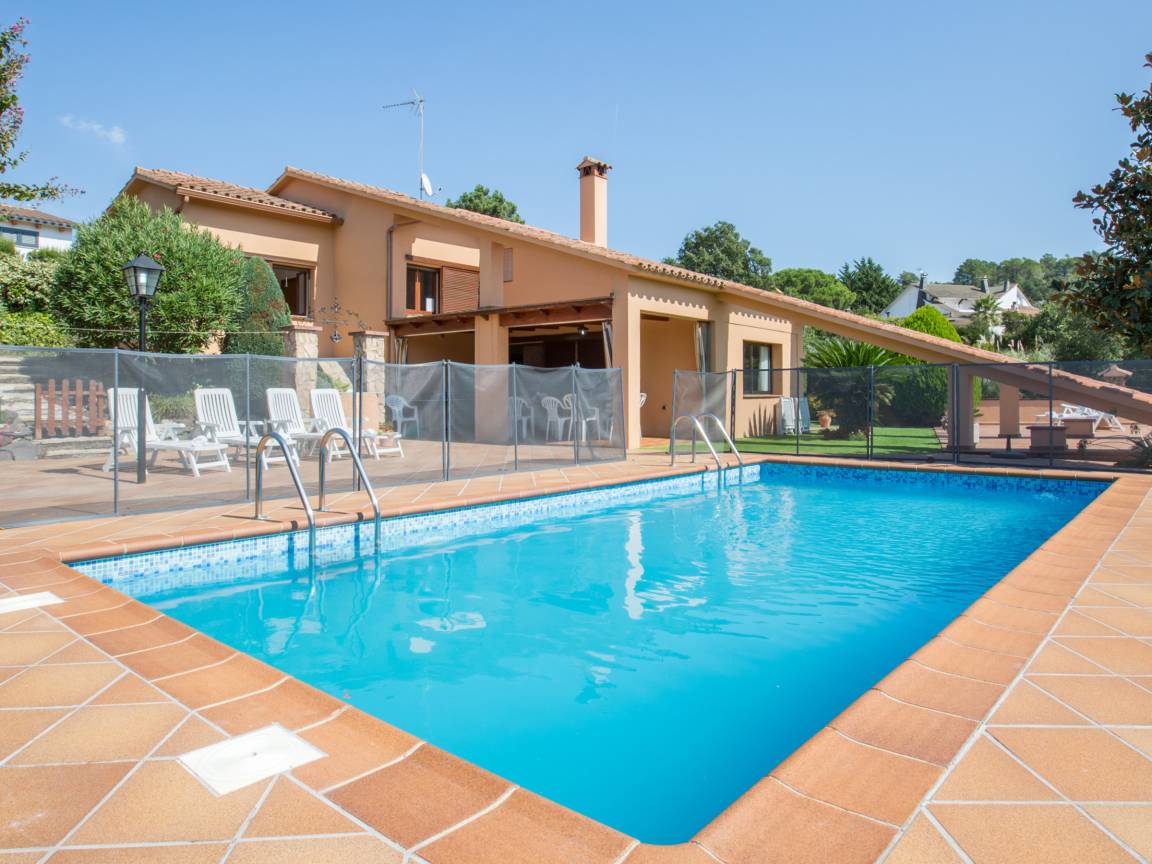 295 M² Villa ∙ 3 Bedrooms ∙ 6 Guests - Blanes