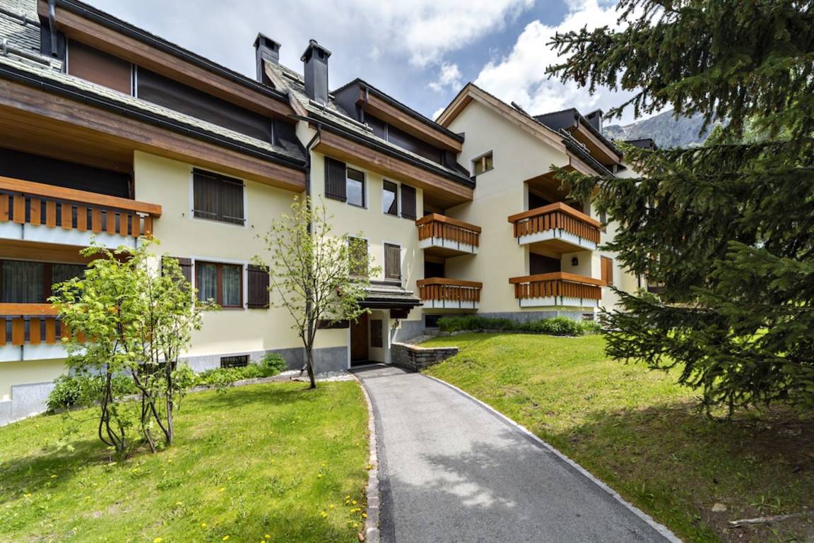 80 M² Apartment ∙ 2 Bedrooms ∙ 6 Guests - Silvaplana