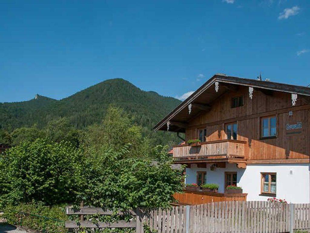 80 M² Apartment ∙ 2 Bedrooms ∙ 3 Guests - Tegernsee