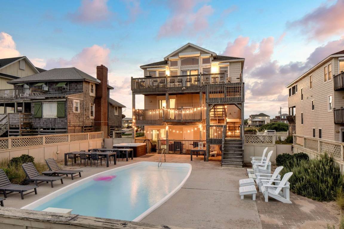 630 M² House ∙ 14 Bedrooms ∙ 32 Guests - Kill Devil Hills, NC