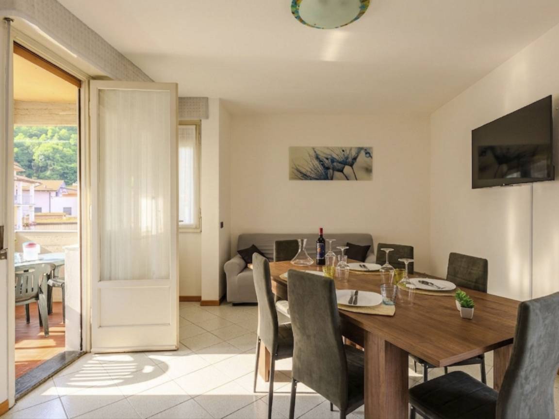 120 M² Apartment ∙ 3 Bedrooms ∙ 6 Guests - Dervio