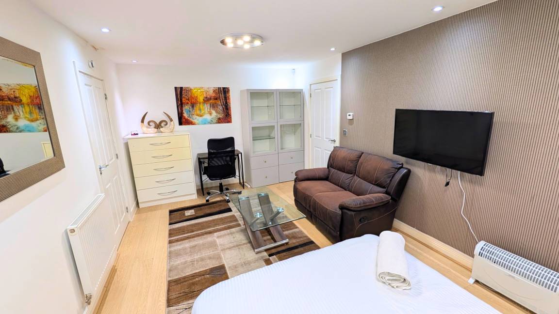 Apartment ∙ 1 Bedroom ∙ 2 Guests - Staines-upon-Thames