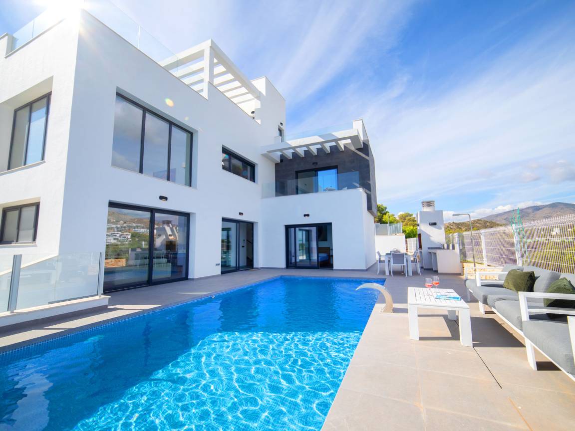 400 M² Casa ∙ 4 Habitaciones ∙ 8 Huéspedes - Benidorm