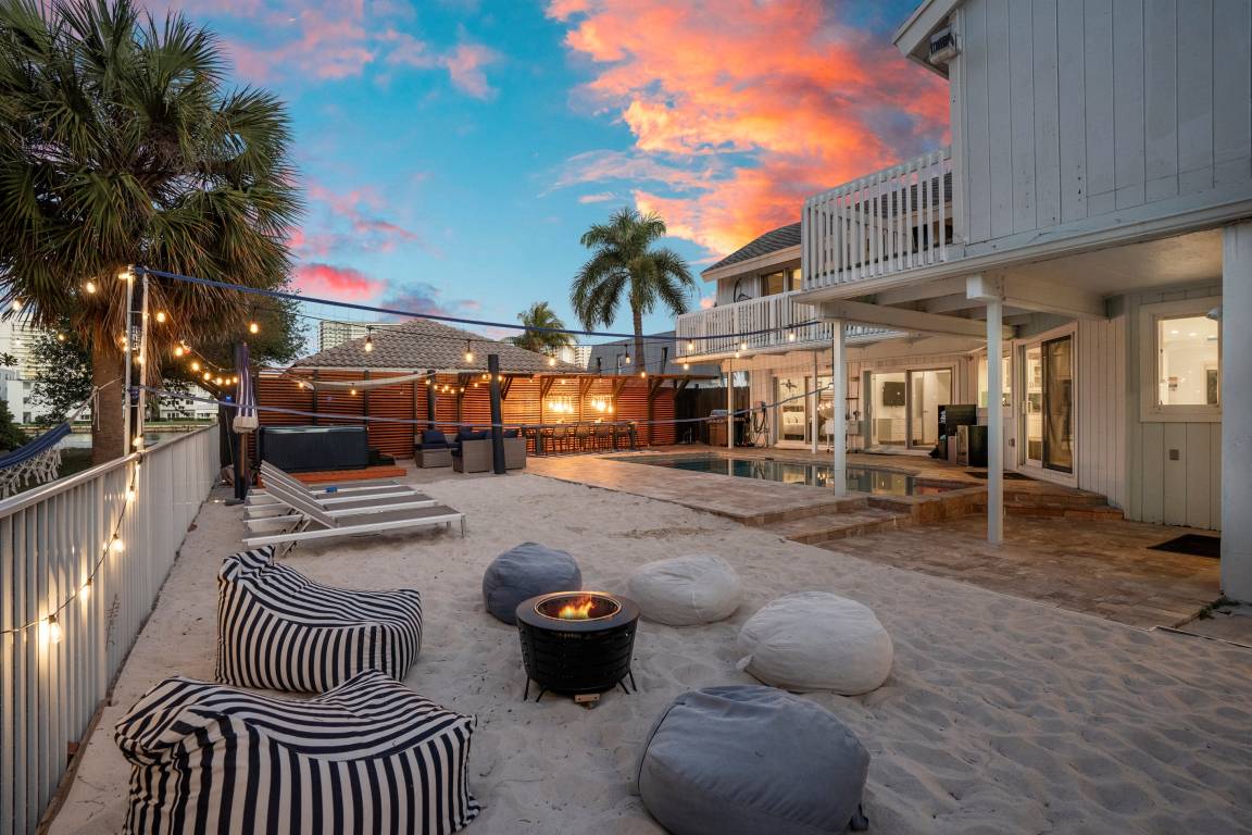 331 M² Villa ∙ 5 Bedrooms ∙ 14 Guests - Deerfield Beach, FL