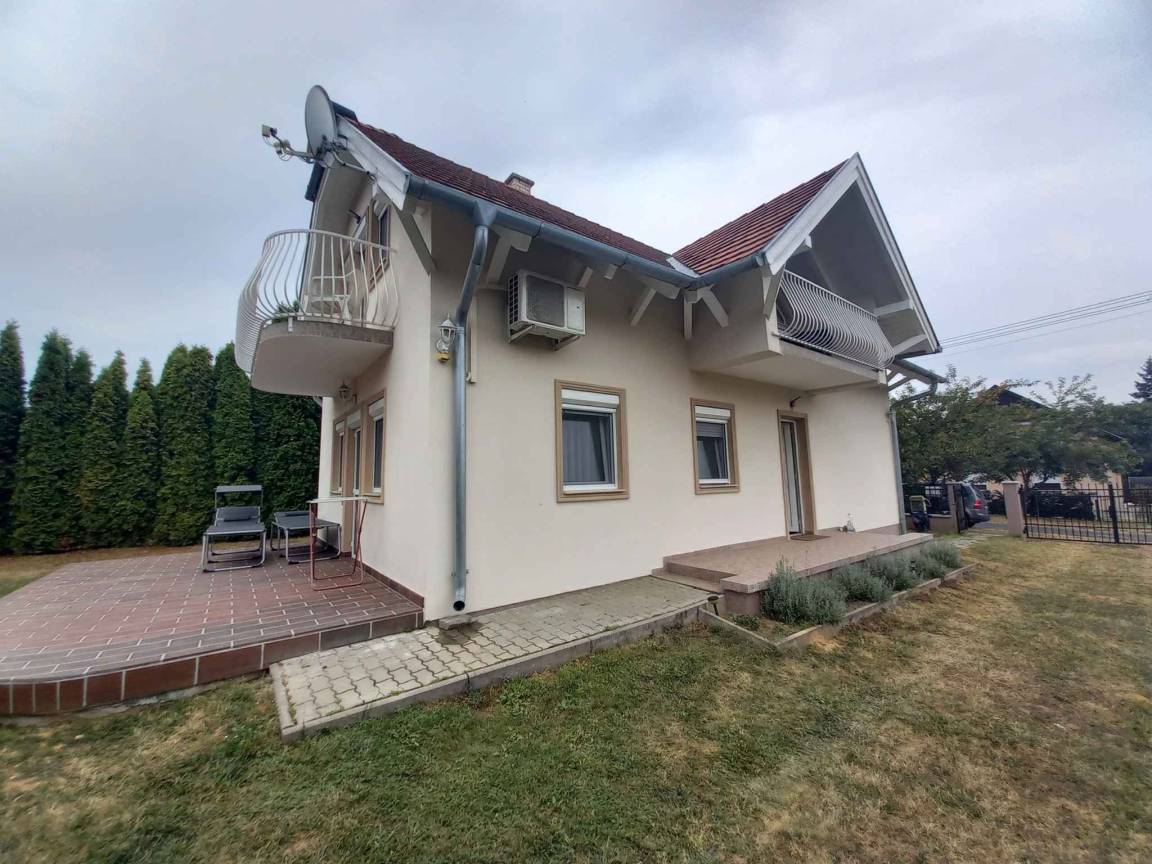 65 M² Apartment ∙ 2 Bedrooms ∙ 4 Guests - Sárvár